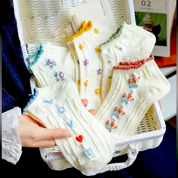Accessories | 5 Pair Women Floral Patterned Socks Nip | Poshmark